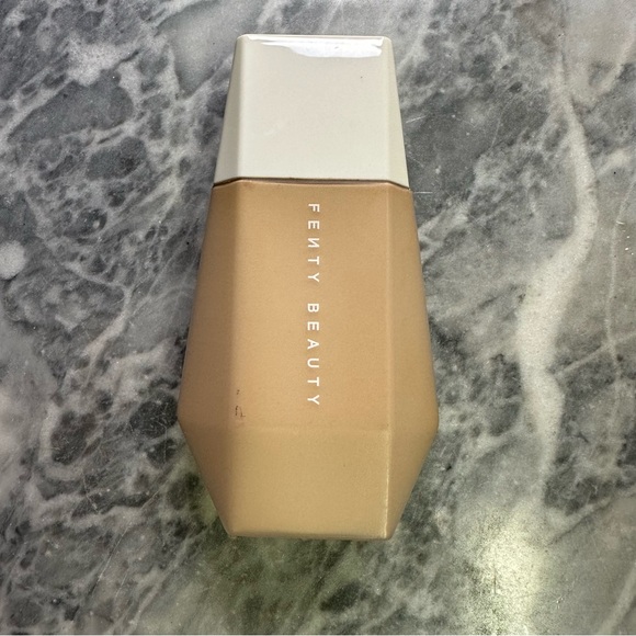 Fenty Beauty | Makeup | Fenty Beauty Eaze Drop Blurring Skin Tint 4 ...